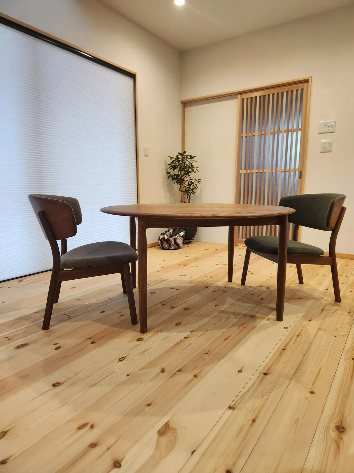 低くて広い椅子｜正村家具 - 東京・江戸川区の家具・インテリア店masamura