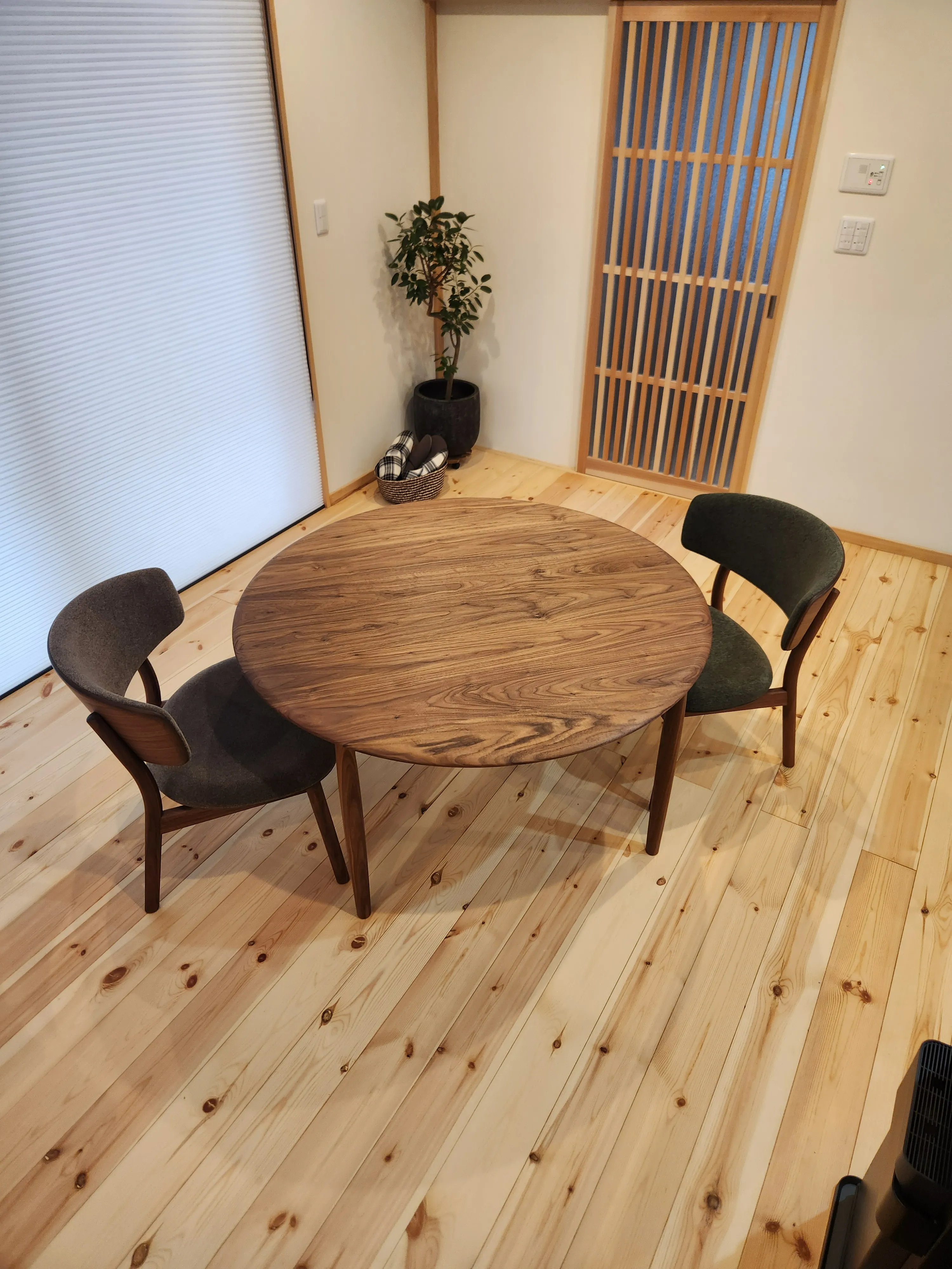 低くて広い椅子｜正村家具 - 東京・江戸川区の家具・インテリア店masamura